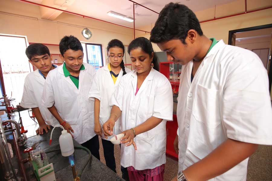 Delhi Public School, Howrah » Laboratories